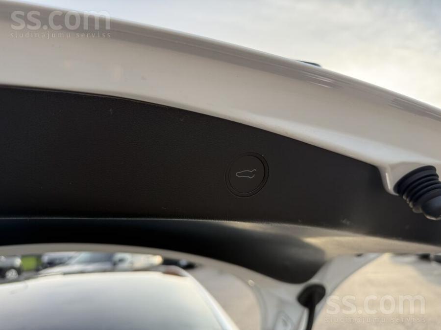 White Tesla Model 3 2021 in Jelgava, with an engine capacity of 0.00 L and mileage of 0 thousand km for 18900 €, photo 19 on AUTOMOTO.COM.LV