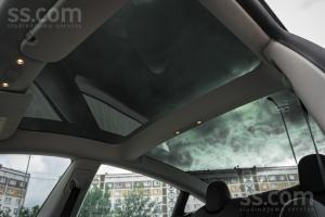 White Tesla Model 3 2021 in Riga, with an engine capacity of 0.00 L and mileage of 82 thousand km for 23990 €, photo 19 on AUTOMOTO.COM.LV