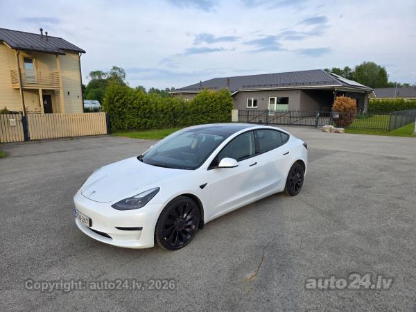 White Tesla Model 3 2021 in Tallinn, with an engine capacity of 0.00 L and mileage of 108 thousand km for 31400 €, photo 1 on AUTOMOTO.COM.LV