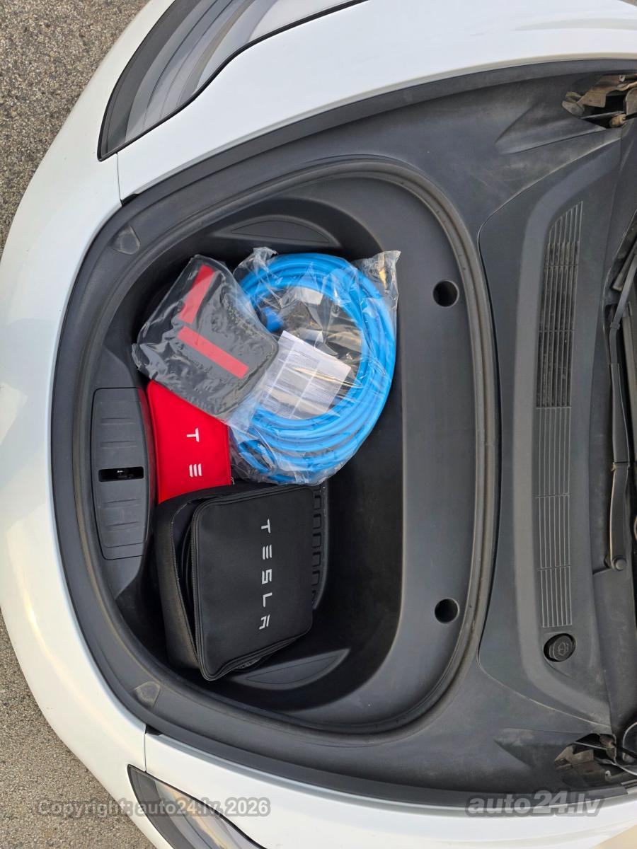 Balts Tesla Model 3 2021 Tallina, ar dzinēja tilpumu 0.00 L un nobraukumu 108 tūkst. km par 31400 €, foto 7 vietnē AUTOMOTO.COM.LV