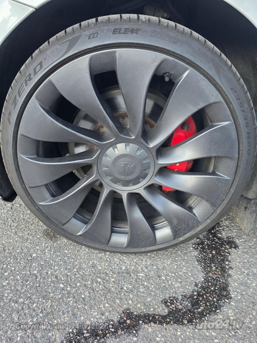 Balts Tesla Model 3 2021 Tallina, ar dzinēja tilpumu 0.00 L un nobraukumu 108 tūkst. km par 31400 €, foto 8 vietnē AUTOMOTO.COM.LV