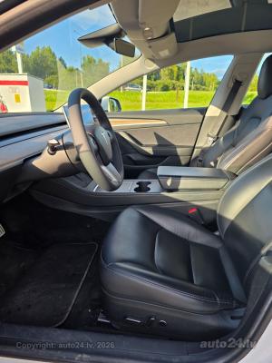Balts Tesla Model 3 2021 Tallina, ar dzinēja tilpumu 0.00 L un nobraukumu 108 tūkst. km par 31400 €, foto 10 vietnē AUTOMOTO.COM.LV