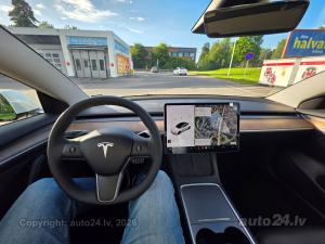 Balts Tesla Model 3 2021 Tallina, ar dzinēja tilpumu 0.00 L un nobraukumu 108 tūkst. km par 31400 €, foto 11 vietnē AUTOMOTO.COM.LV