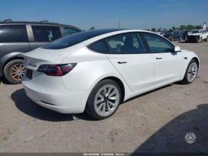 Balts Tesla Model 3 2021 Klaipėda, ar dzinēja tilpumu 0.00 L un nobraukumu 136 tūkst. km par 9000 €, foto 5 vietnē AUTOMOTO.COM.LV