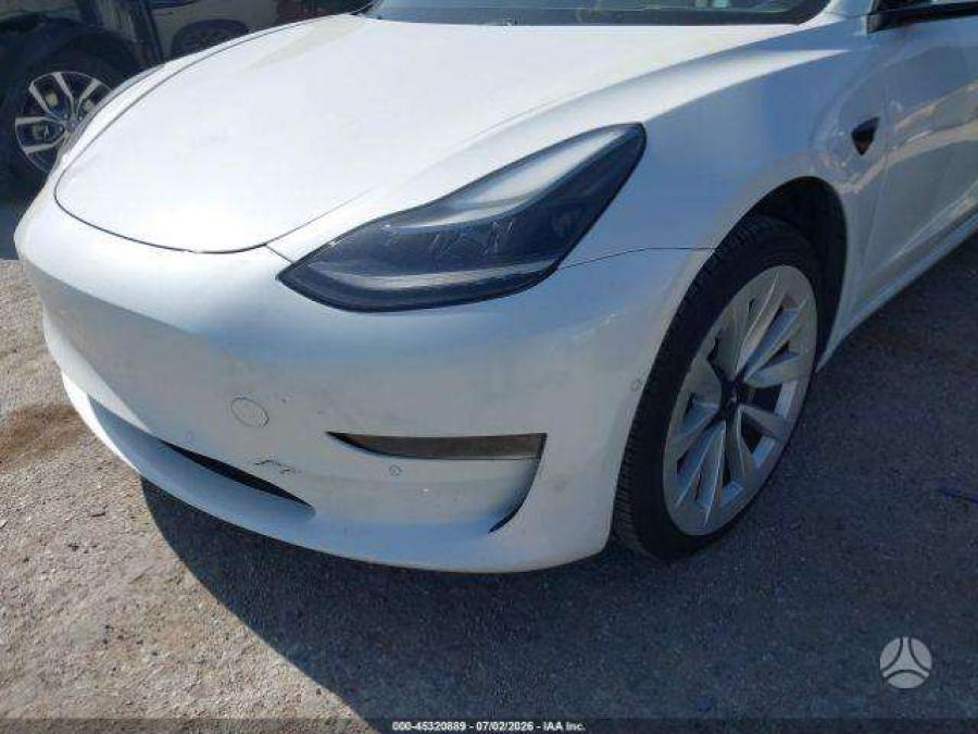 Balts Tesla Model 3 2021 Klaipėda, ar dzinēja tilpumu 0.00 L un nobraukumu 136 tūkst. km par 9000 €, foto 7 vietnē AUTOMOTO.COM.LV