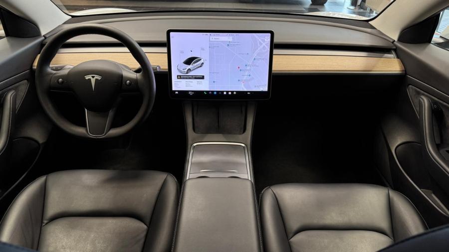 Balts Tesla Model 3 2021 Mārupe, ar dzinēja tilpumu 0.00 L un nobraukumu 111 tūkst. km par 21990 €, foto 7 vietnē AUTOMOTO.COM.LV