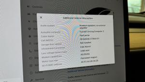 Balts Tesla Model 3 2021 Mārupe, ar dzinēja tilpumu 0.00 L un nobraukumu 111 tūkst. km par 21990 €, foto 8 vietnē AUTOMOTO.COM.LV