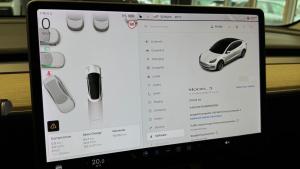 Balts Tesla Model 3 2021 Mārupe, ar dzinēja tilpumu 0.00 L un nobraukumu 111 tūkst. km par 21990 €, foto 10 vietnē AUTOMOTO.COM.LV