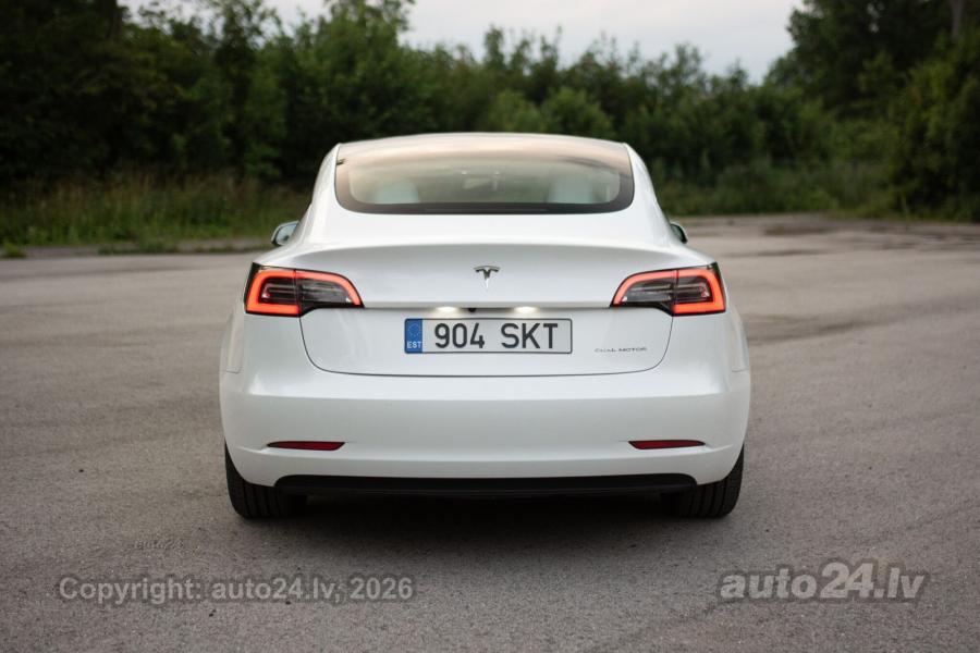 White Tesla Model 3 2021 in Parnu, with an engine capacity of 0.00 L and mileage of 101 thousand km for 25990 €, photo 6 on AUTOMOTO.COM.LV