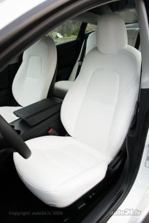 White Tesla Model 3 2021 in Parnu, with an engine capacity of 0.00 L and mileage of 101 thousand km for 25990 €, photo 10 on AUTOMOTO.COM.LV