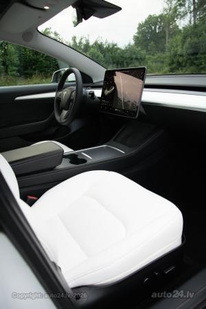 White Tesla Model 3 2021 in Parnu, with an engine capacity of 0.00 L and mileage of 101 thousand km for 25990 €, photo 15 on AUTOMOTO.COM.LV