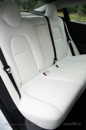White Tesla Model 3 2021 in Parnu, with an engine capacity of 0.00 L and mileage of 101 thousand km for 25990 €, photo 20 on AUTOMOTO.COM.LV