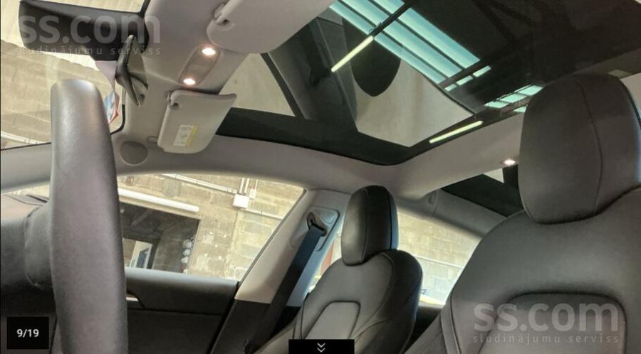 White Tesla Model 3 2021 in Riga, with an engine capacity of 0.00 L and mileage of 132 thousand km for 21950 €, photo 7 on AUTOMOTO.COM.LV