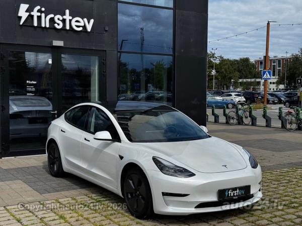 White Tesla Model 3 2021 in Tallinn, with an engine capacity of 0.00 L and mileage of 73 thousand km for 29990 €, photo 4 on AUTOMOTO.COM.LV
