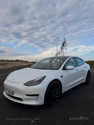 Balts Tesla Model 3 2021 Tallina, ar dzinēja tilpumu 0.00 L un nobraukumu 101 tūkst. km par 29400 €, foto  vietnē AUTOMOTO.COM.LV