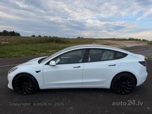White Tesla Model 3 2021 in Tallinn, with an engine capacity of 0.00 L and mileage of 101 thousand km for 29400 €, photo 5 on AUTOMOTO.COM.LV