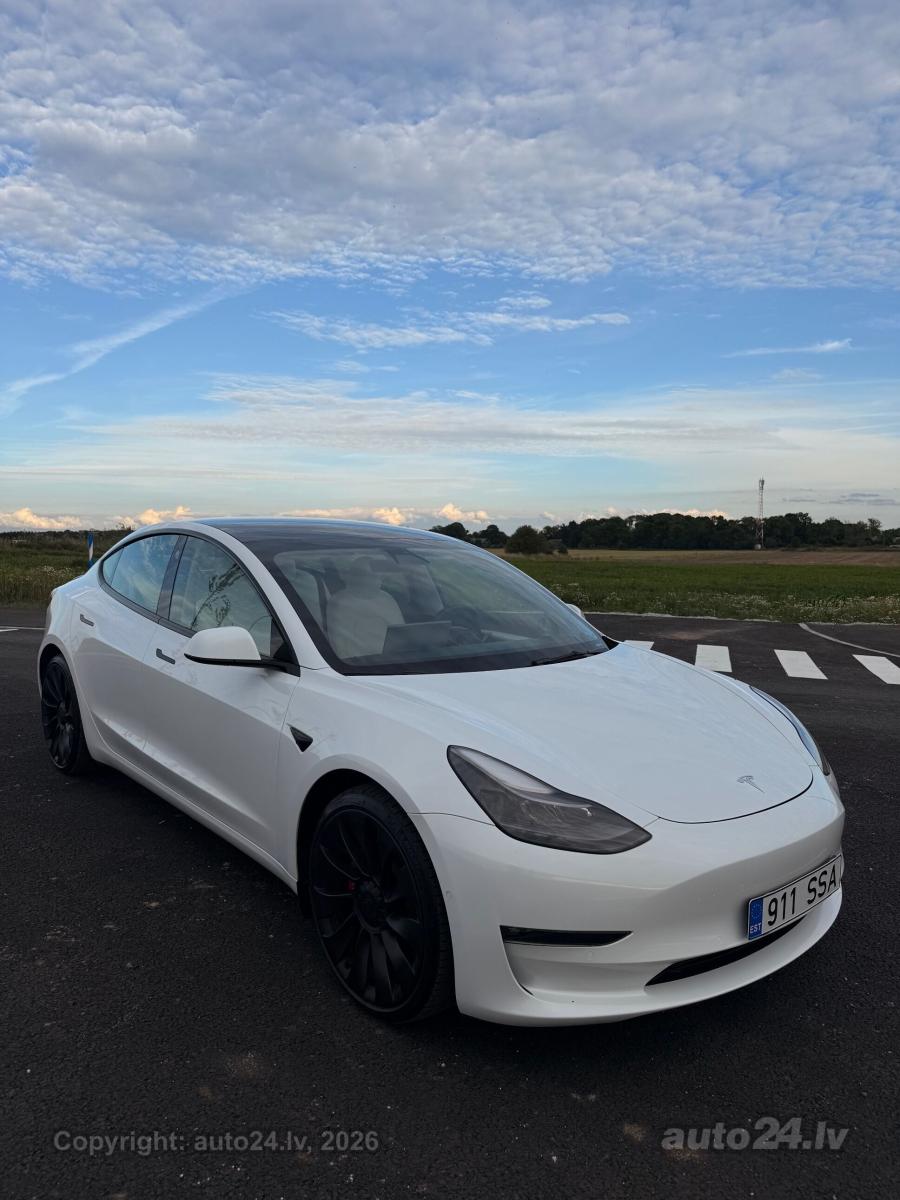 White Tesla Model 3 2021 in Tallinn, with an engine capacity of 0.00 L and mileage of 101 thousand km for 29400 €, photo 7 on AUTOMOTO.COM.LV