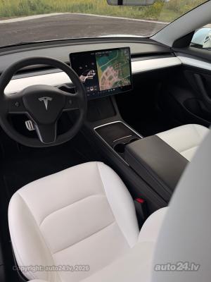 White Tesla Model 3 2021 in Tallinn, with an engine capacity of 0.00 L and mileage of 101 thousand km for 29400 €, photo 12 on AUTOMOTO.COM.LV