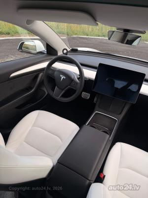 White Tesla Model 3 2021 in Tallinn, with an engine capacity of 0.00 L and mileage of 101 thousand km for 29400 €, photo 18 on AUTOMOTO.COM.LV