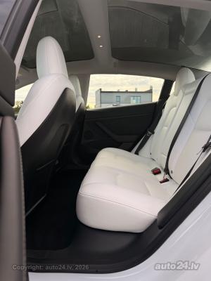 White Tesla Model 3 2021 in Tallinn, with an engine capacity of 0.00 L and mileage of 101 thousand km for 29400 €, photo 19 on AUTOMOTO.COM.LV