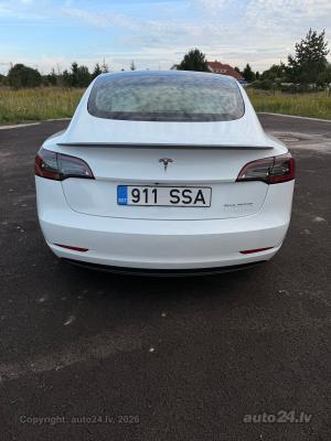 White Tesla Model 3 2021 in Tallinn, with an engine capacity of 0.00 L and mileage of 101 thousand km for 29400 €, photo 20 on AUTOMOTO.COM.LV