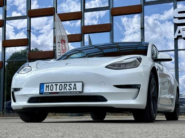 Balts Tesla Model 3 2021 Kauņa, ar dzinēja tilpumu 0.00 L un nobraukumu 29 tūkst. km par 21490 €, foto 1 vietnē AUTOMOTO.COM.LV