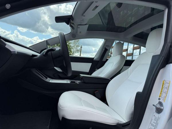 Balts Tesla Model 3 2021 Kauņa, ar dzinēja tilpumu 0.00 L un nobraukumu 29 tūkst. km par 21490 €, foto 7 vietnē AUTOMOTO.COM.LV