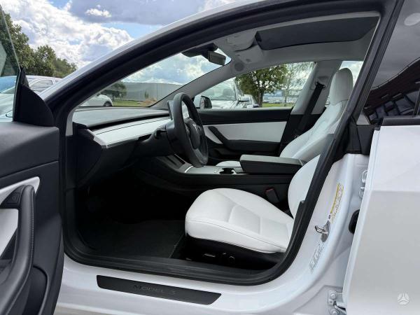 Balts Tesla Model 3 2021 Kauņa, ar dzinēja tilpumu 0.00 L un nobraukumu 29 tūkst. km par 21490 €, foto 8 vietnē AUTOMOTO.COM.LV
