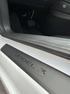 White Tesla Model 3 2021 in Kaunas, with an engine capacity of 0.00 L and mileage of 29 thousand km for 21490 €, photo 10 on AUTOMOTO.COM.LV