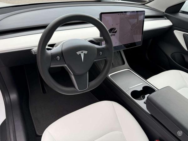 Balts Tesla Model 3 2021 Kauņa, ar dzinēja tilpumu 0.00 L un nobraukumu 29 tūkst. km par 21490 €, foto 10 vietnē AUTOMOTO.COM.LV
