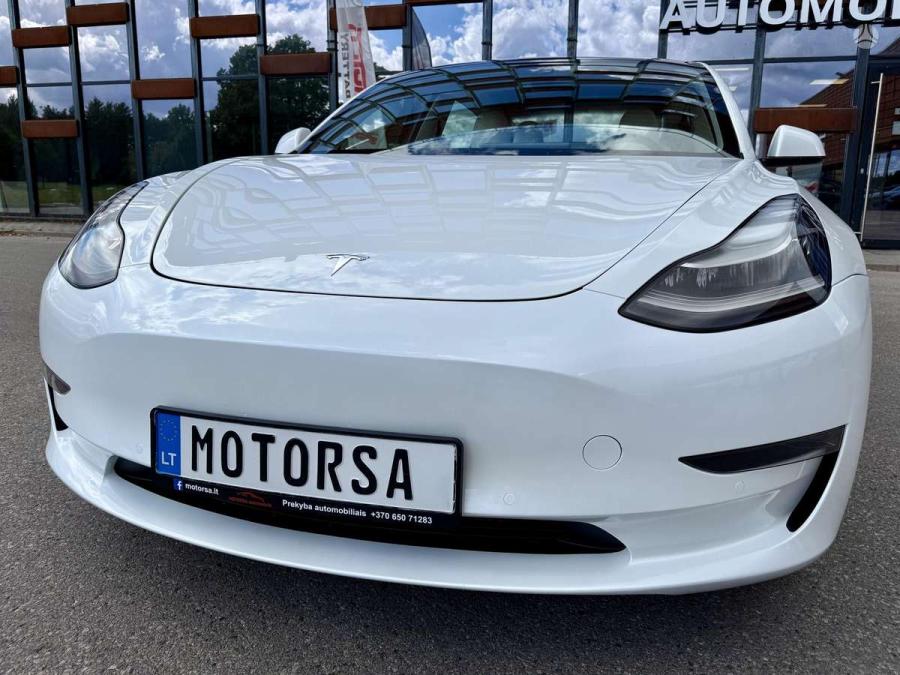 White Tesla Model 3 2021 in Kaunas, with an engine capacity of 0.00 L and mileage of 29 thousand km for 21490 €, photo 33 on AUTOMOTO.COM.LV