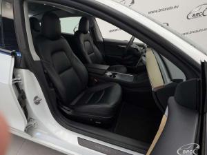 White Tesla Model 3 2021 in Vilnius, with an engine capacity of 0.00 L and mileage of 106 thousand km for 23500 €, photo 9 on AUTOMOTO.COM.LV