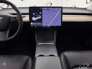 White Tesla Model 3 2021 in Vilnius, with an engine capacity of 0.00 L and mileage of 106 thousand km for 23500 €, photo 17 on AUTOMOTO.COM.LV