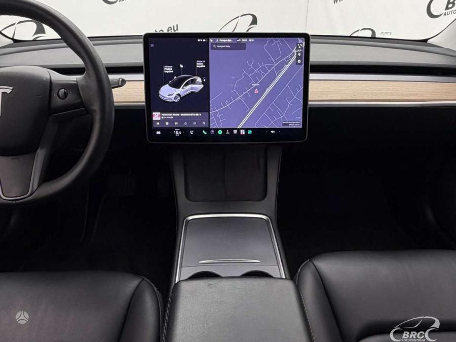 White Tesla Model 3 2021 in Vilnius, with an engine capacity of 0.00 L and mileage of 106 thousand km for 23500 €, photo 17 on AUTOMOTO.COM.LV