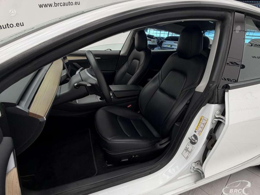 White Tesla Model 3 2021 in Vilnius, with an engine capacity of 0.00 L and mileage of 106 thousand km for 23500 €, photo 24 on AUTOMOTO.COM.LV