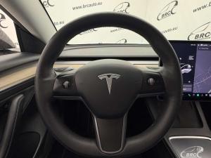 White Tesla Model 3 2021 in Vilnius, with an engine capacity of 0.00 L and mileage of 106 thousand km for 23500 €, photo 27 on AUTOMOTO.COM.LV