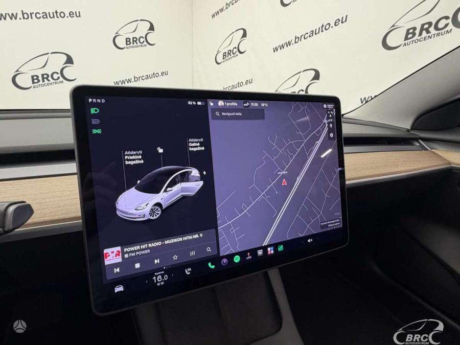 White Tesla Model 3 2021 in Vilnius, with an engine capacity of 0.00 L and mileage of 106 thousand km for 23500 €, photo 30 on AUTOMOTO.COM.LV