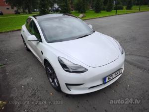 Balts Tesla Model 3 2021 Tallina, ar dzinēja tilpumu 0.00 L un nobraukumu 216 tūkst. km par 20500 €, foto 3 vietnē AUTOMOTO.COM.LV