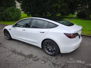 Balts Tesla Model 3 2021 Tallina, ar dzinēja tilpumu 0.00 L un nobraukumu 216 tūkst. km par 20500 €, foto 5 vietnē AUTOMOTO.COM.LV