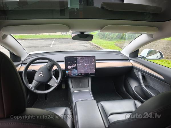 Balts Tesla Model 3 2021 Tallina, ar dzinēja tilpumu 0.00 L un nobraukumu 216 tūkst. km par 20500 €, foto 5 vietnē AUTOMOTO.COM.LV