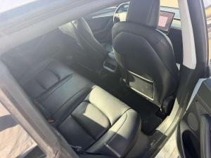 White Tesla Model 3 2021 in Kaunas, with an engine capacity of 0.00 L and mileage of 215 thousand km for 16999 €, photo 17 on AUTOMOTO.COM.LV
