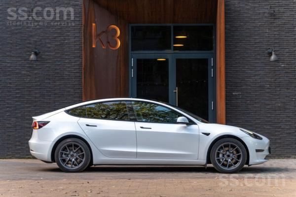 Balts Tesla Model 3 2021 Rīga, ar dzinēja tilpumu 0.00 L un nobraukumu 83 tūkst. km par 25990 €, foto 7 vietnē AUTOMOTO.COM.LV