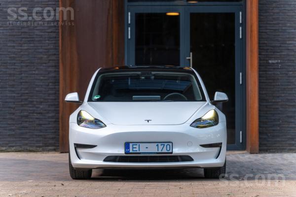 Balts Tesla Model 3 2021 Rīga, ar dzinēja tilpumu 0.00 L un nobraukumu 83 tūkst. km par 25990 €, foto 8 vietnē AUTOMOTO.COM.LV