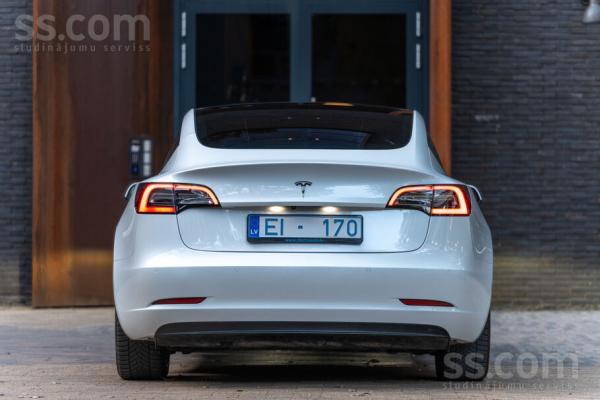 Balts Tesla Model 3 2021 Rīga, ar dzinēja tilpumu 0.00 L un nobraukumu 83 tūkst. km par 25990 €, foto 9 vietnē AUTOMOTO.COM.LV
