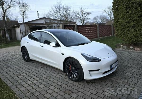 Balts Tesla Model 3 2021 Rīga, ar dzinēja tilpumu 0.00 L un nobraukumu 58 tūkst. km par 28500 €, foto 3 vietnē AUTOMOTO.COM.LV