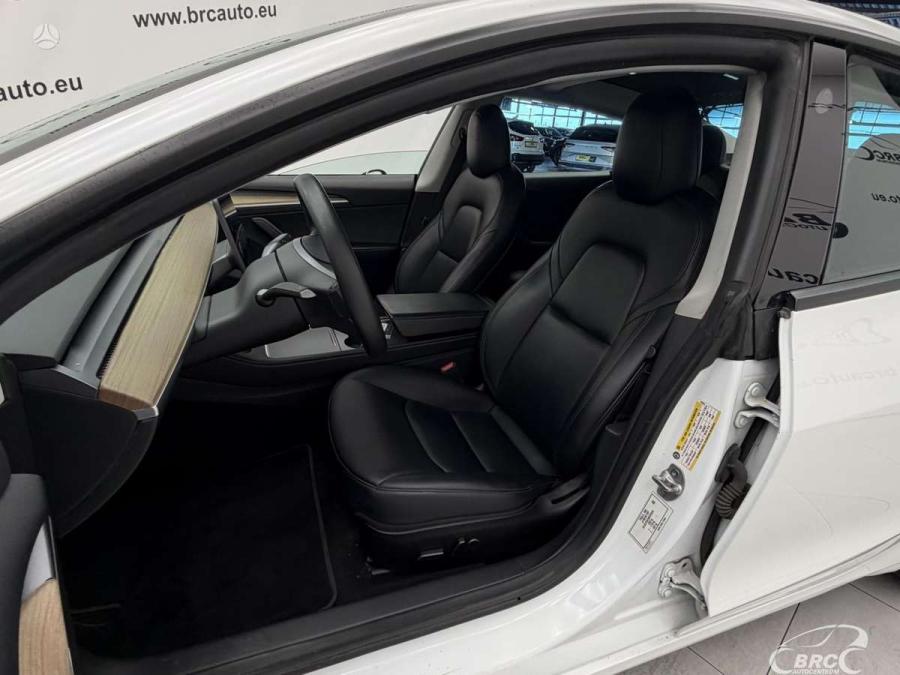 Balts Tesla Model 3 2021 Viļņa, ar dzinēja tilpumu 0.00 L un nobraukumu 106 tūkst. km par 23200 €, foto 24 vietnē AUTOMOTO.COM.LV