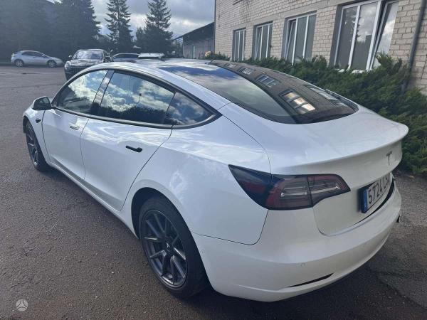 Balts Tesla Model 3 2021 Gargždai, ar dzinēja tilpumu 0.00 L un nobraukumu 184 tūkst. km par 10500 €, foto 4 vietnē AUTOMOTO.COM.LV
