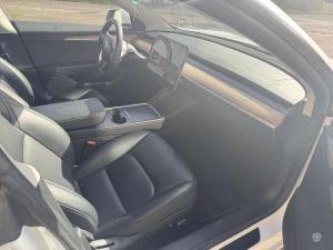 Balts Tesla Model 3 2021 Gargždai, ar dzinēja tilpumu 0.00 L un nobraukumu 184 tūkst. km par 10500 €, foto 7 vietnē AUTOMOTO.COM.LV