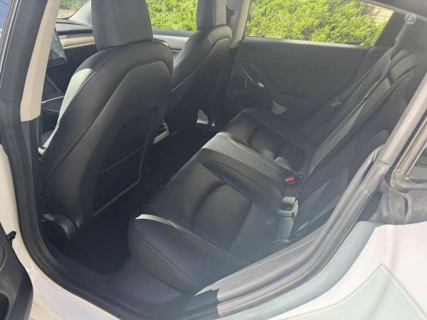 Balts Tesla Model 3 2021 Gargždai, ar dzinēja tilpumu 0.00 L un nobraukumu 184 tūkst. km par 10500 €, foto 8 vietnē AUTOMOTO.COM.LV