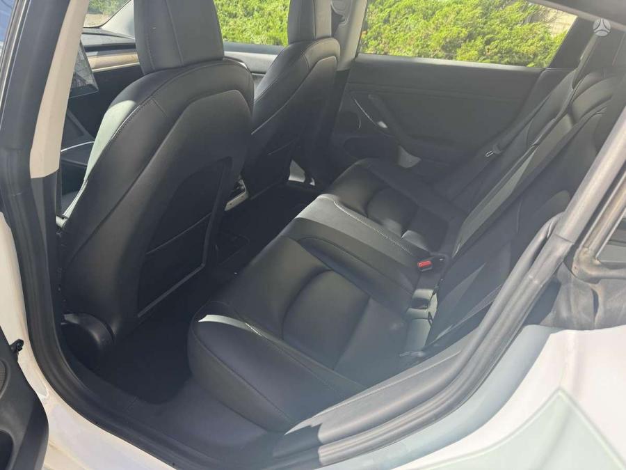 Balts Tesla Model 3 2021 Gargždai, ar dzinēja tilpumu 0.00 L un nobraukumu 184 tūkst. km par 10500 €, foto 8 vietnē AUTOMOTO.COM.LV